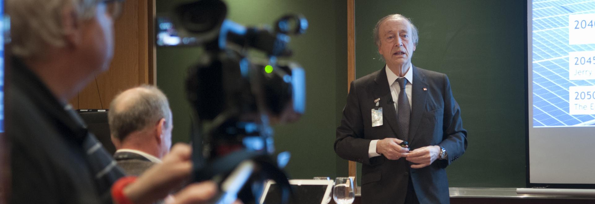 Familia Torres brings together international experts to present urgent ...